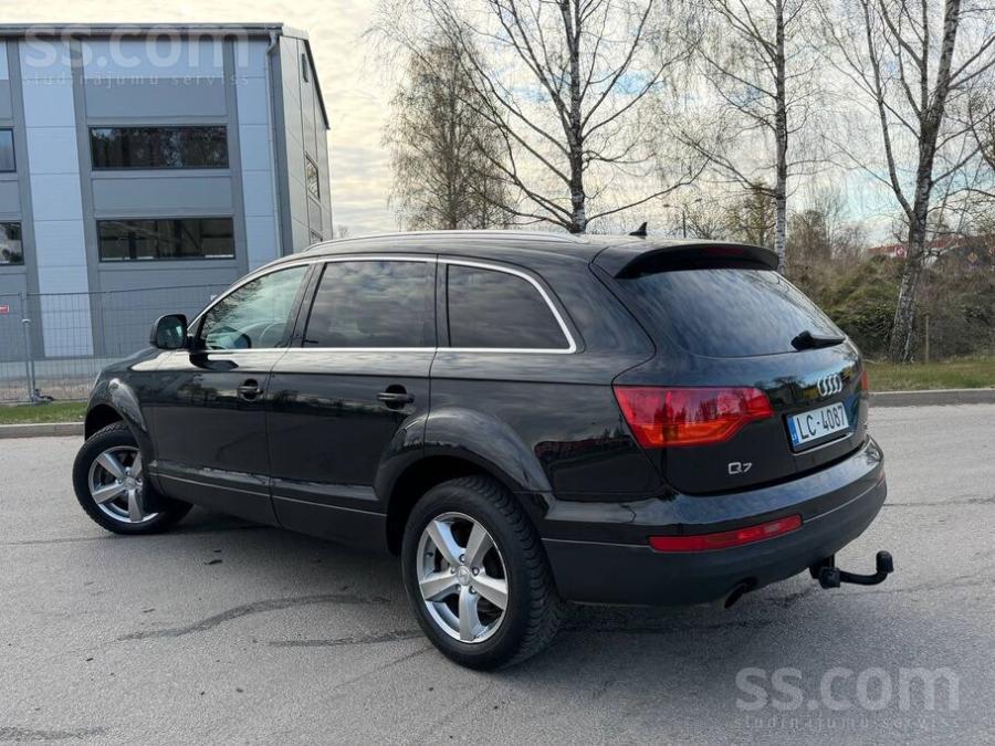 Melns Audi Q7 2006 Rīga, ar dzinēja tilpumu 3.00 L un nobraukumu 0 tūkst. km par 4650 €, foto 5 vietnē AUTOMOTO.COM.LV