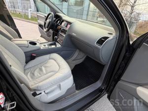 Melns Audi Q7 2006 Rīga, ar dzinēja tilpumu 3.00 L un nobraukumu 0 tūkst. km par 4650 €, foto 20 vietnē AUTOMOTO.COM.LV