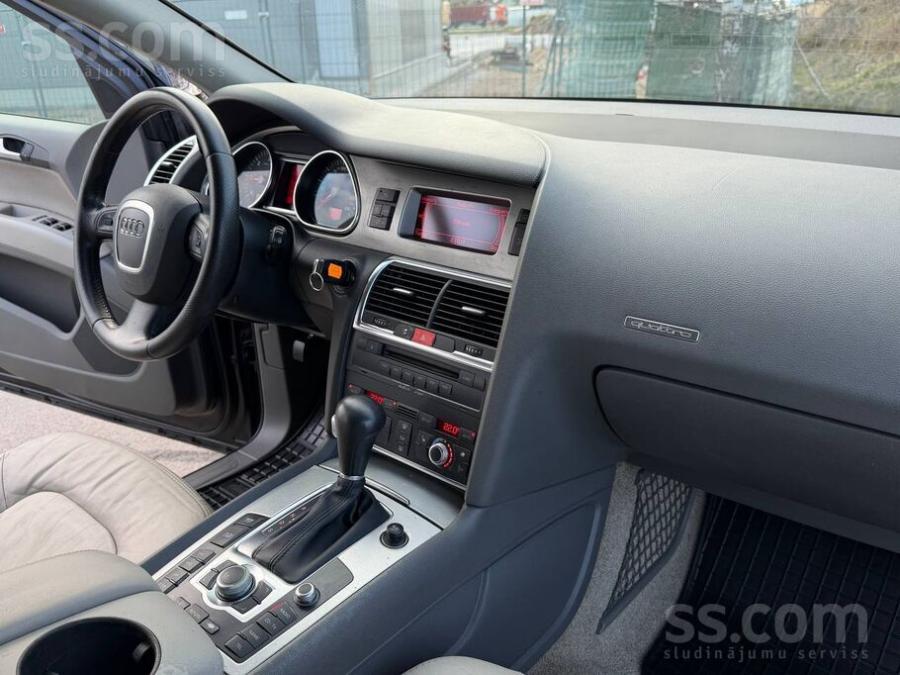 Melns Audi Q7 2006 Rīga, ar dzinēja tilpumu 3.00 L un nobraukumu 0 tūkst. km par 4650 €, foto 24 vietnē AUTOMOTO.COM.LV