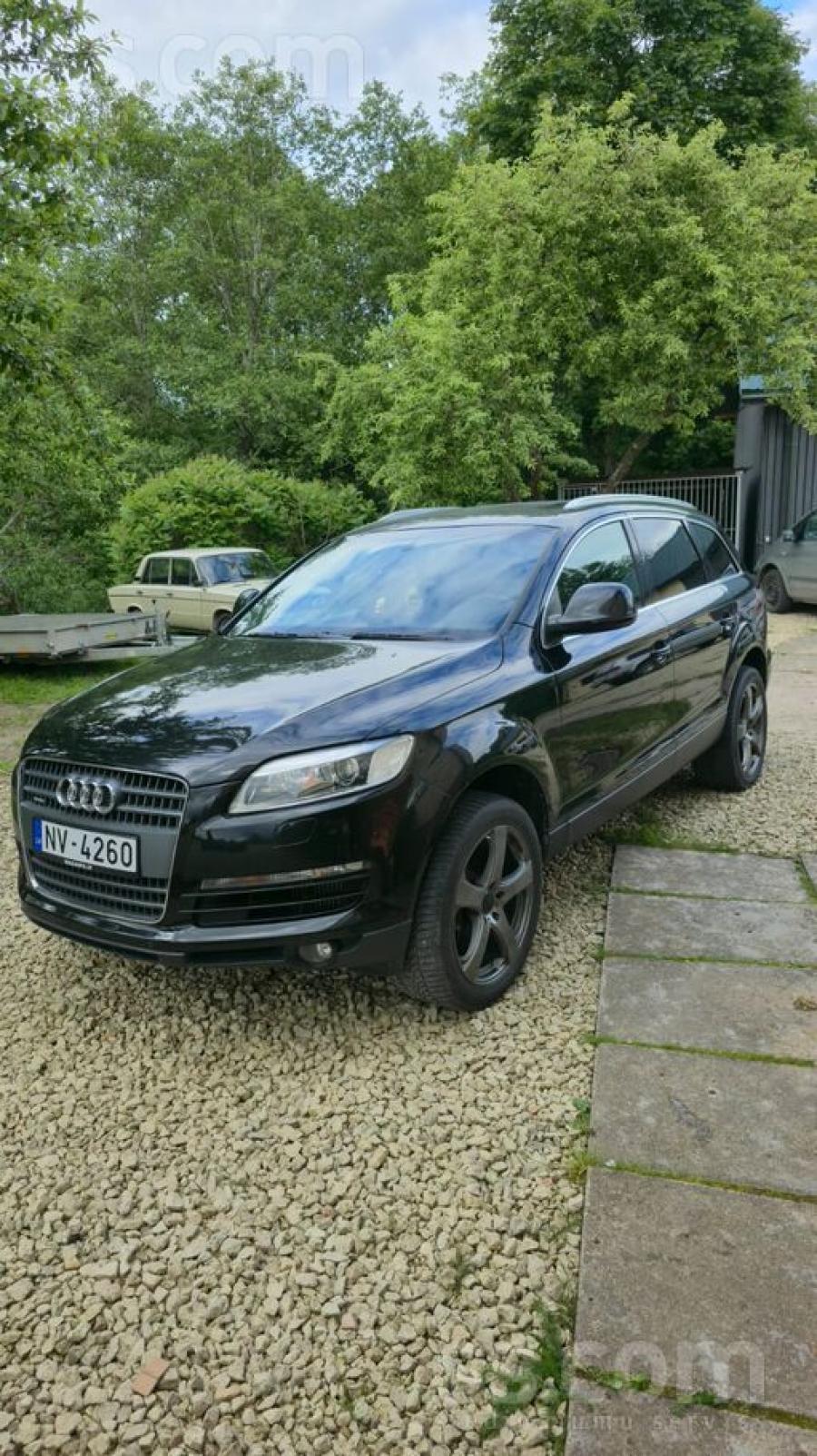 Black Audi Q7 2006 in Balvi, with an engine capacity of 3.00 L and mileage of 269 thousand km for 6777 €, photo 4 on AUTOMOTO.COM.LV