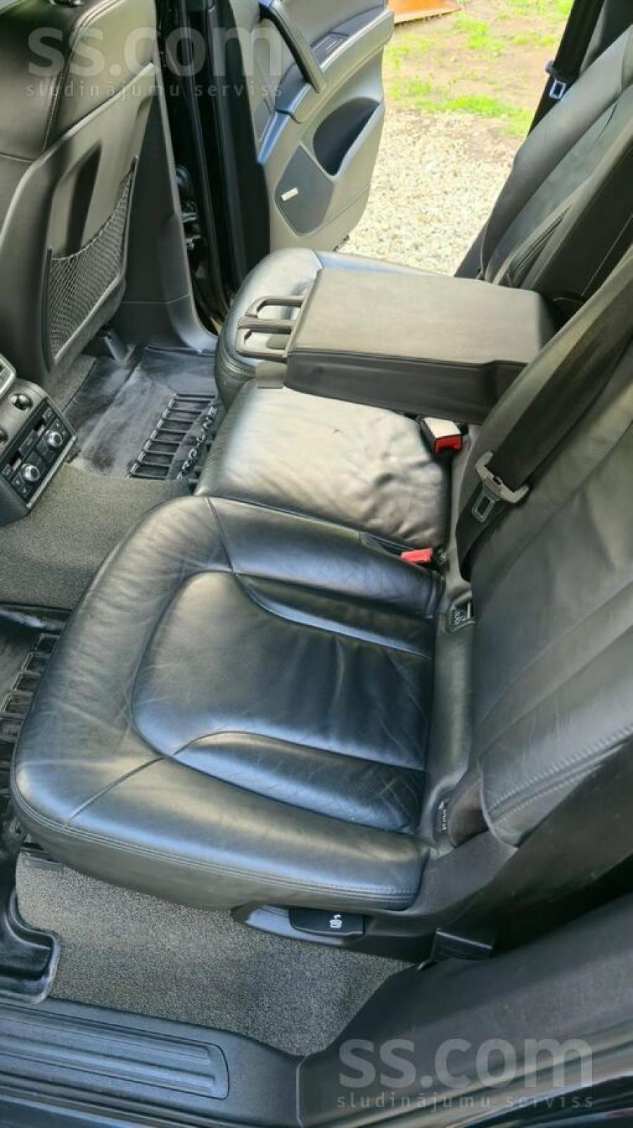 Black Audi Q7 2006 in Balvi, with an engine capacity of 3.00 L and mileage of 269 thousand km for 6777 €, photo 13 on AUTOMOTO.COM.LV