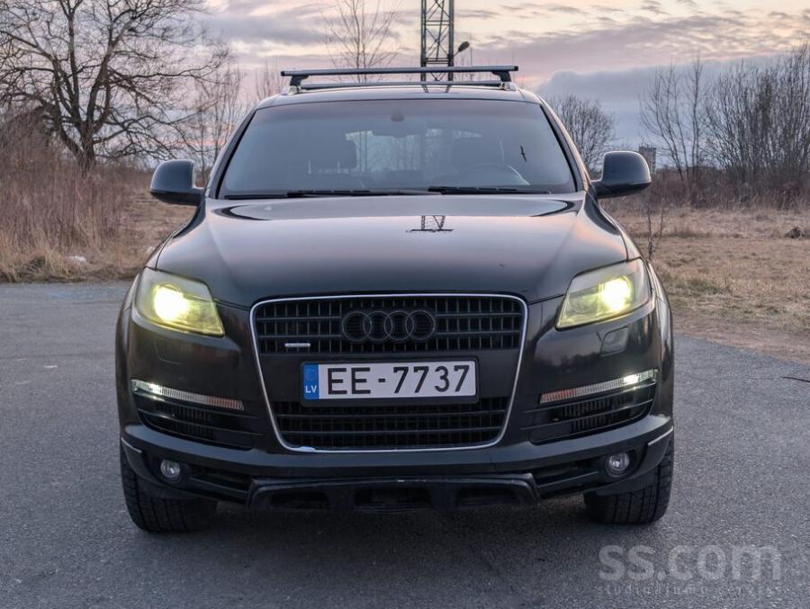 Black Audi Q7 2006 in Riga, with an engine capacity of 3.00 L and mileage of 310 thousand km for 5800 €, photo 4 on AUTOMOTO.COM.LV