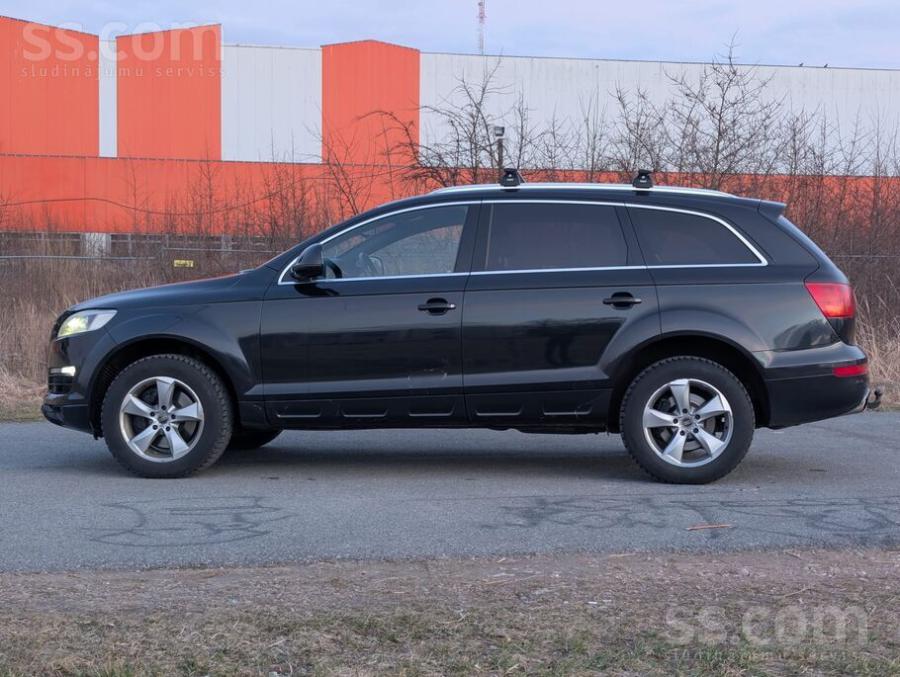 Black Audi Q7 2006 in Riga, with an engine capacity of 3.00 L and mileage of 310 thousand km for 5800 €, photo 5 on AUTOMOTO.COM.LV