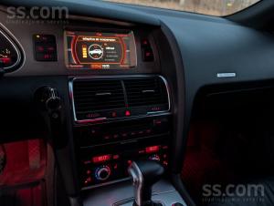 Black Audi Q7 2006 in Riga, with an engine capacity of 3.00 L and mileage of 310 thousand km for 5800 €, photo 13 on AUTOMOTO.COM.LV