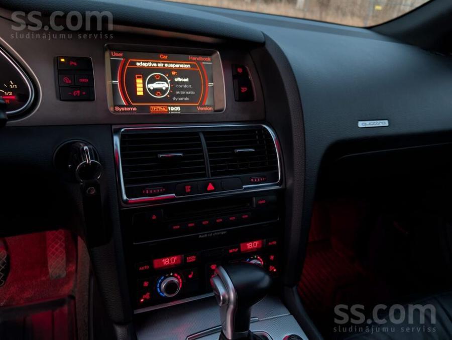 Black Audi Q7 2006 in Riga, with an engine capacity of 3.00 L and mileage of 310 thousand km for 5800 €, photo 13 on AUTOMOTO.COM.LV