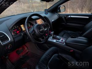 Black Audi Q7 2006 in Riga, with an engine capacity of 3.00 L and mileage of 310 thousand km for 5800 €, photo 16 on AUTOMOTO.COM.LV