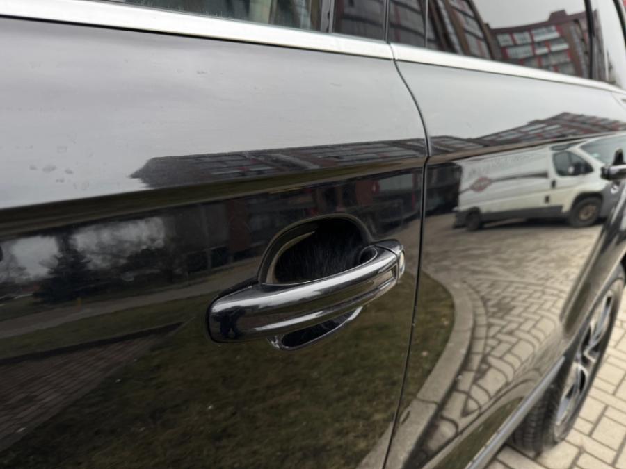 Melns Audi Q7 2006 Rīga, ar dzinēja tilpumu 3.00 L un nobraukumu 361 tūkst. km par 5990 €, foto 8 vietnē AUTOMOTO.COM.LV