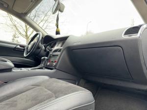 Melns Audi Q7 2006 Rīga, ar dzinēja tilpumu 3.00 L un nobraukumu 361 tūkst. km par 5990 €, foto 22 vietnē AUTOMOTO.COM.LV