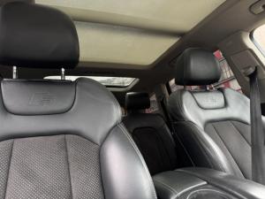 Melns Audi Q7 2006 Rīga, ar dzinēja tilpumu 3.00 L un nobraukumu 361 tūkst. km par 5990 €, foto 24 vietnē AUTOMOTO.COM.LV