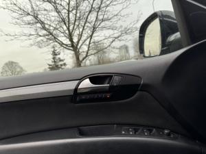 Melns Audi Q7 2006 Rīga, ar dzinēja tilpumu 3.00 L un nobraukumu 361 tūkst. km par 5990 €, foto 30 vietnē AUTOMOTO.COM.LV