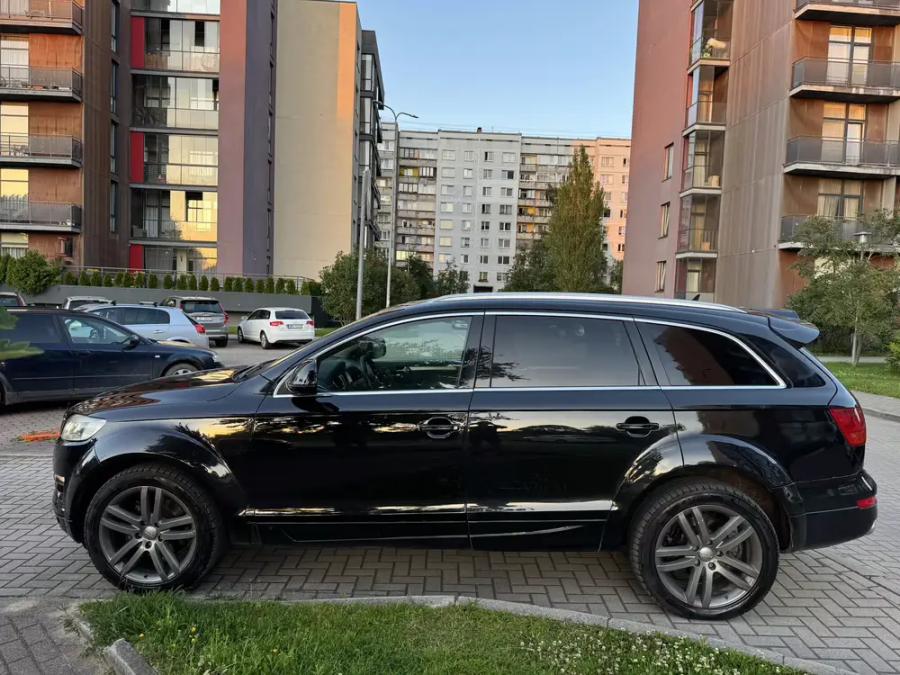 Black Audi Q7 2006 in Riga, with an engine capacity of 3.00 L and mileage of 316 thousand km for 5990 €, photo 3 on AUTOMOTO.COM.LV