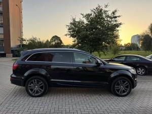 Black Audi Q7 2006 in Riga, with an engine capacity of 3.00 L and mileage of 316 thousand km for 5990 €, photo 7 on AUTOMOTO.COM.LV