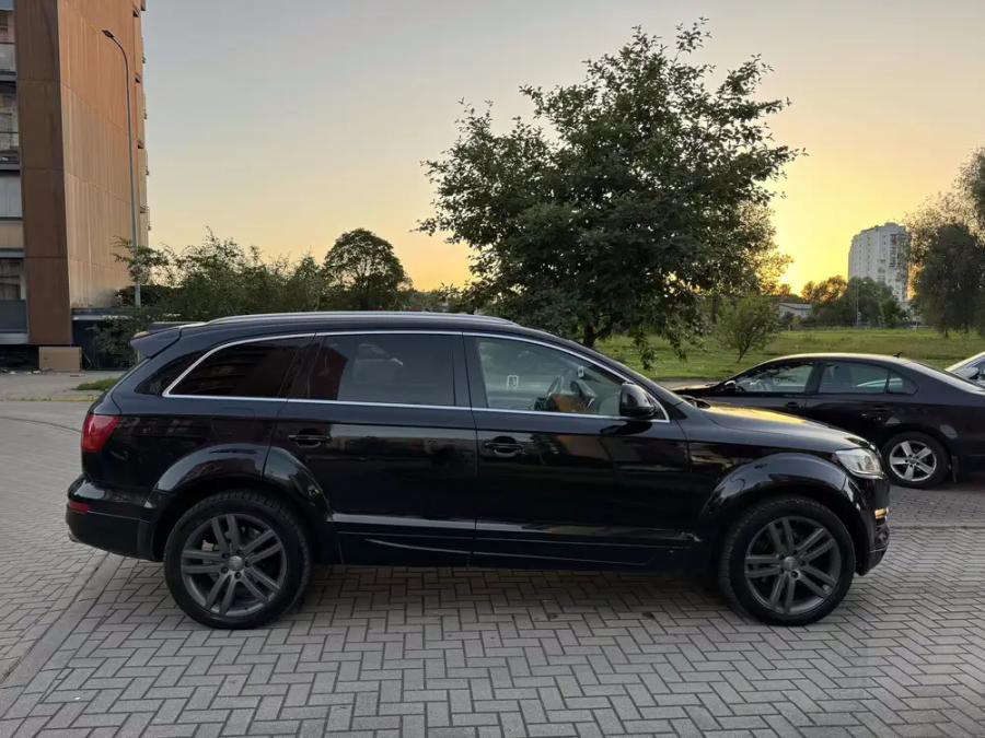Black Audi Q7 2006 in Riga, with an engine capacity of 3.00 L and mileage of 316 thousand km for 5990 €, photo 7 on AUTOMOTO.COM.LV