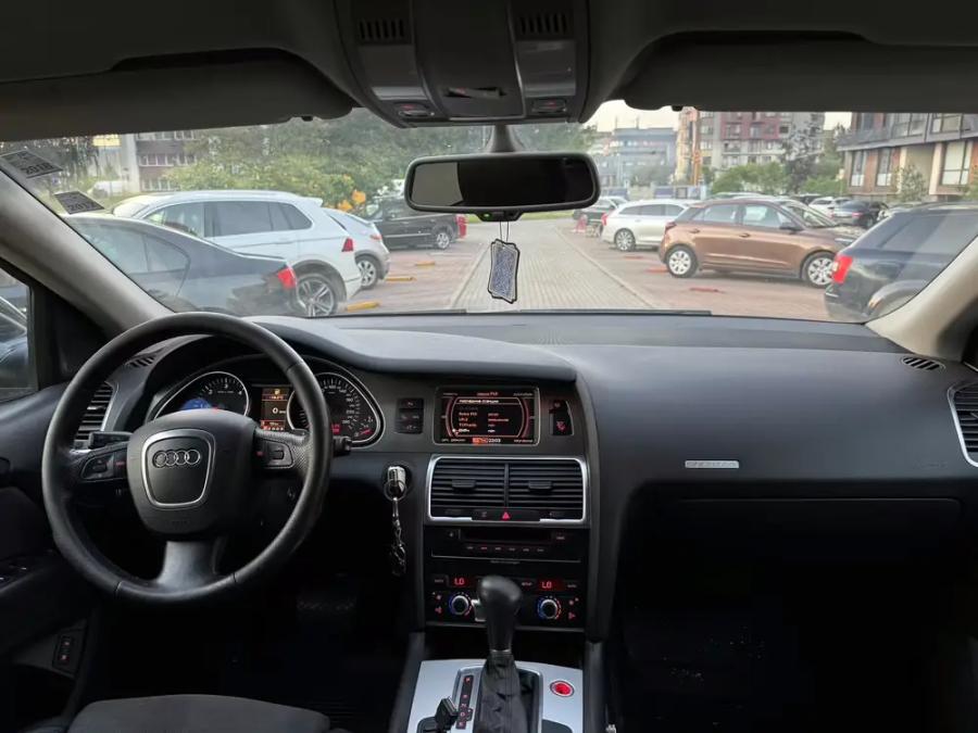 Black Audi Q7 2006 in Riga, with an engine capacity of 3.00 L and mileage of 316 thousand km for 5990 €, photo 11 on AUTOMOTO.COM.LV