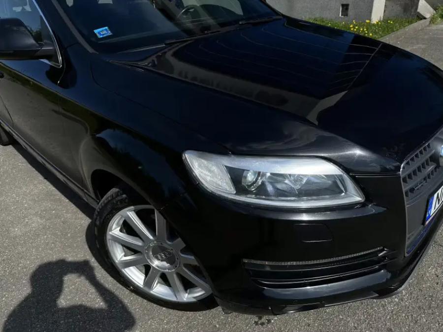 Black Audi Q7 2006 in Riga, with an engine capacity of 3.00 L and mileage of 272 thousand km for 7390 €, photo 3 on AUTOMOTO.COM.LV