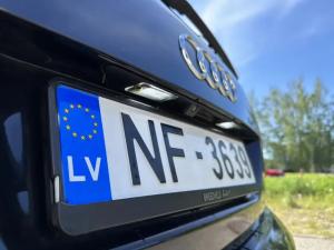 Black Audi Q7 2006 in Riga, with an engine capacity of 3.00 L and mileage of 272 thousand km for 7390 €, photo 6 on AUTOMOTO.COM.LV