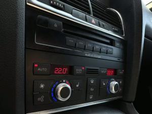 Black Audi Q7 2006 in Riga, with an engine capacity of 3.00 L and mileage of 272 thousand km for 7390 €, photo 16 on AUTOMOTO.COM.LV