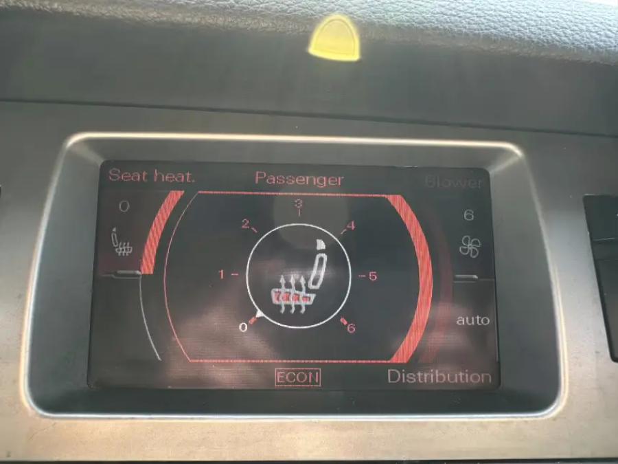 Black Audi Q7 2006 in Riga, with an engine capacity of 3.00 L and mileage of 272 thousand km for 7390 €, photo 20 on AUTOMOTO.COM.LV