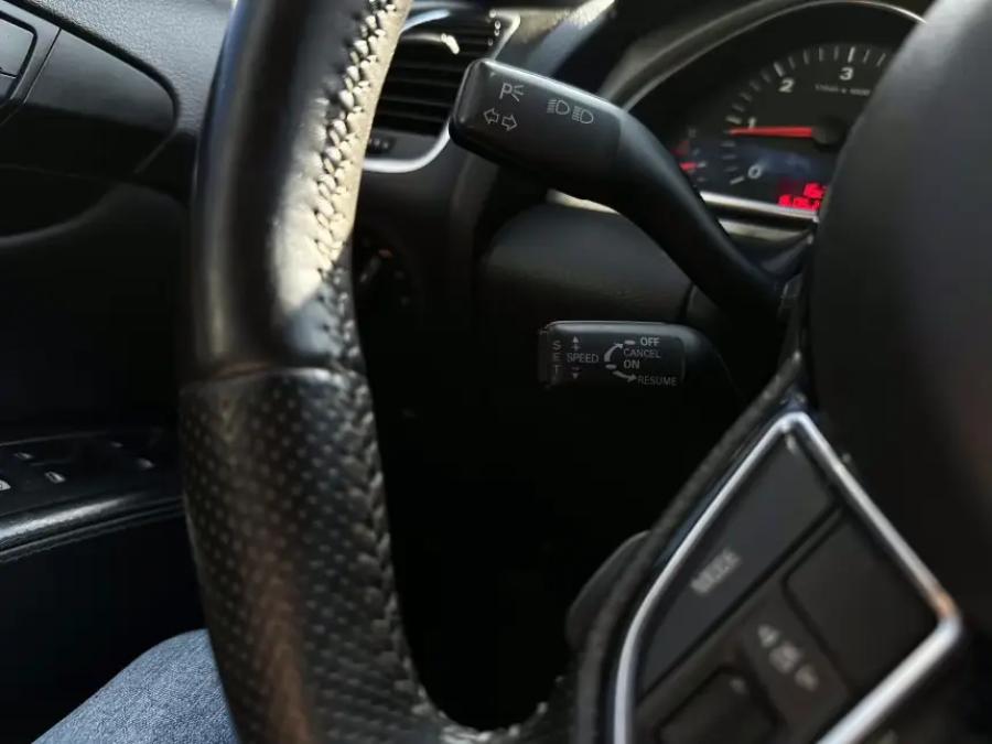 Black Audi Q7 2006 in Riga, with an engine capacity of 3.00 L and mileage of 272 thousand km for 7390 €, photo 39 on AUTOMOTO.COM.LV