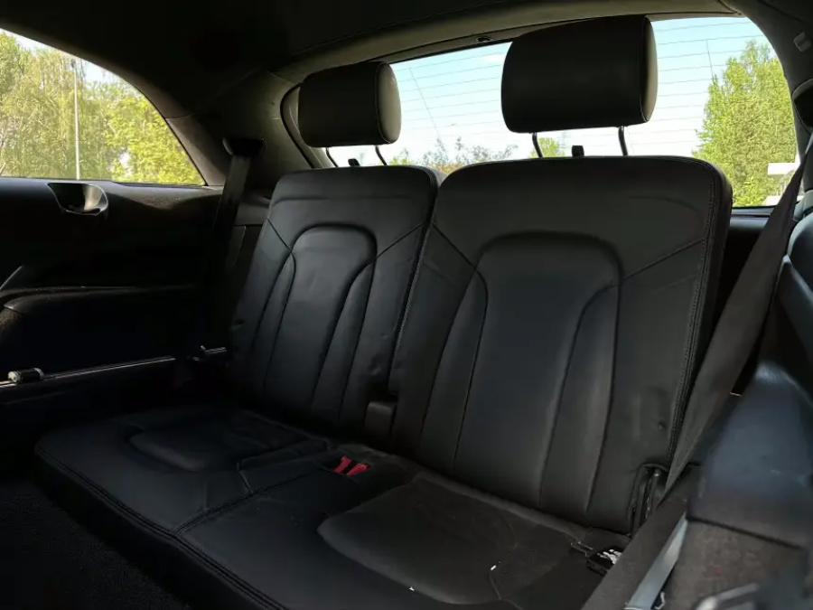 Black Audi Q7 2006 in Riga, with an engine capacity of 3.00 L and mileage of 272 thousand km for 7390 €, photo 40 on AUTOMOTO.COM.LV