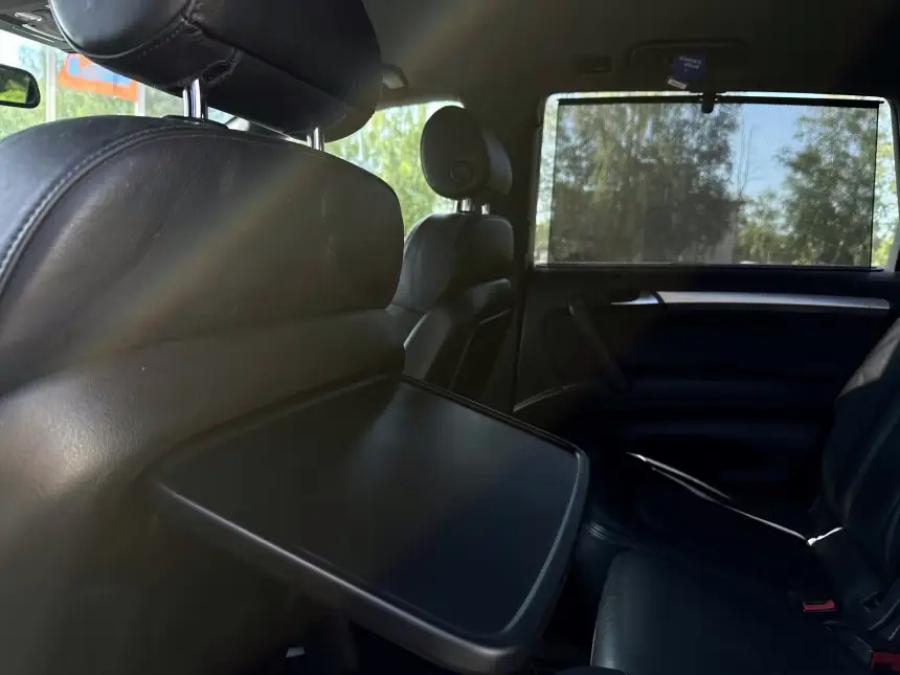 Black Audi Q7 2006 in Riga, with an engine capacity of 3.00 L and mileage of 272 thousand km for 7390 €, photo 41 on AUTOMOTO.COM.LV