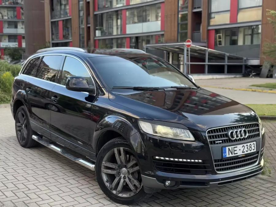 Black Audi Q7 2006 in Riga, with an engine capacity of 3.00 L and mileage of 406 thousand km for 5490 €, photo 1 on AUTOMOTO.COM.LV