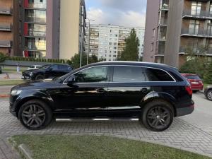 Black Audi Q7 2006 in Riga, with an engine capacity of 3.00 L and mileage of 406 thousand km for 5490 €, photo 4 on AUTOMOTO.COM.LV