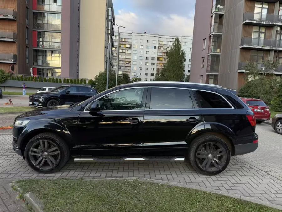 Black Audi Q7 2006 in Riga, with an engine capacity of 3.00 L and mileage of 406 thousand km for 5490 €, photo 4 on AUTOMOTO.COM.LV