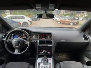 Black Audi Q7 2006 in Riga, with an engine capacity of 3.00 L and mileage of 406 thousand km for 5490 €, photo 12 on AUTOMOTO.COM.LV