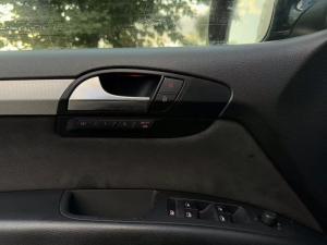 Black Audi Q7 2006 in Riga, with an engine capacity of 3.00 L and mileage of 406 thousand km for 5490 €, photo 20 on AUTOMOTO.COM.LV