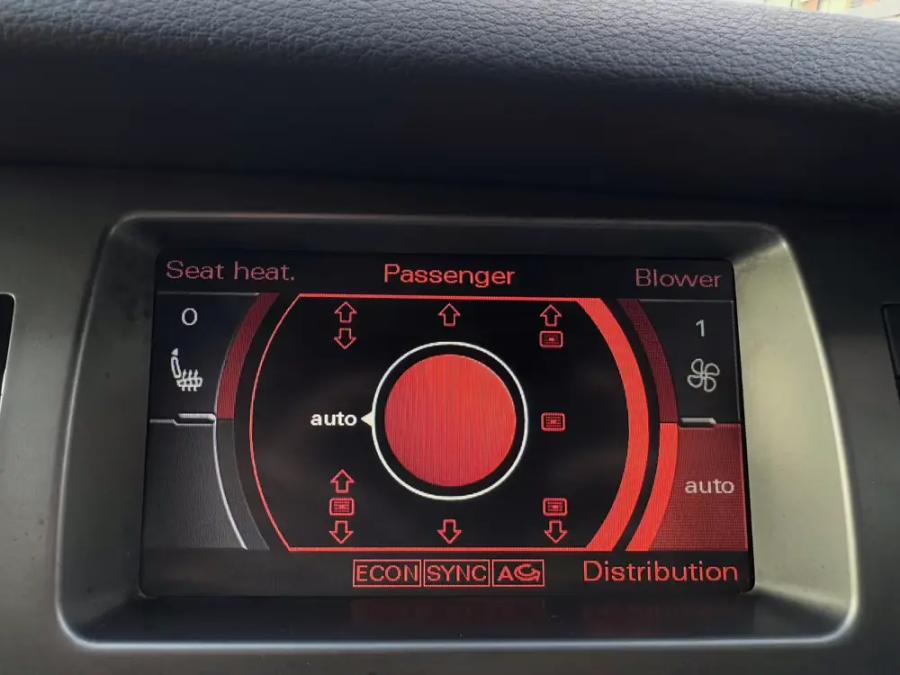 Black Audi Q7 2006 in Riga, with an engine capacity of 3.00 L and mileage of 406 thousand km for 5490 €, photo 28 on AUTOMOTO.COM.LV