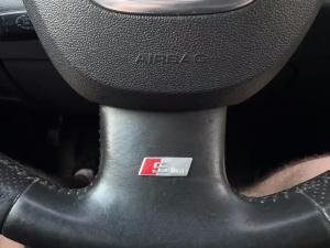 Black Audi Q7 2006 in Riga, with an engine capacity of 3.00 L and mileage of 406 thousand km for 5490 €, photo 32 on AUTOMOTO.COM.LV