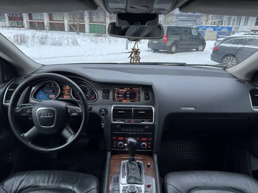Черный Ауди Ку 7 2006 в Рига, объемом двигателя 3.00 л и пробегом 271 тыс. км за 4990 €, фото 12 на AUTOMOTO.COM.LV