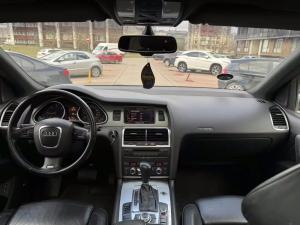 Black Audi Q7 2006 in Riga, with an engine capacity of 3.00 L and mileage of 238 thousand km for 6390 €, photo 9 on AUTOMOTO.COM.LV