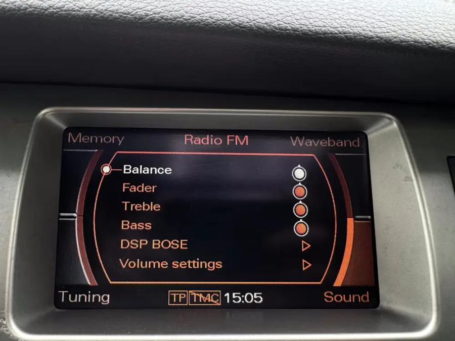 Black Audi Q7 2006 in Riga, with an engine capacity of 3.00 L and mileage of 238 thousand km for 6390 €, photo 20 on AUTOMOTO.COM.LV