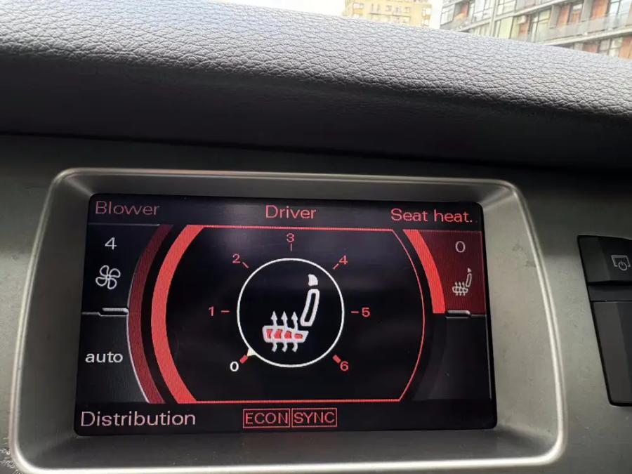 Black Audi Q7 2006 in Riga, with an engine capacity of 3.00 L and mileage of 238 thousand km for 6390 €, photo 25 on AUTOMOTO.COM.LV