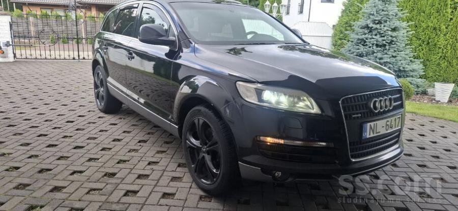 Black Audi Q7 2006 in Riga, with an engine capacity of 3.00 L and mileage of 253 thousand km for 5500 €, photo 3 on AUTOMOTO.COM.LV