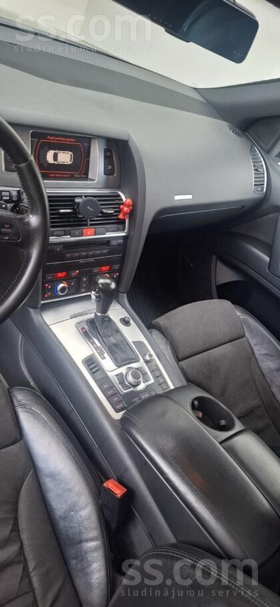 Black Audi Q7 2006 in Riga, with an engine capacity of 3.00 L and mileage of 253 thousand km for 5500 €, photo 6 on AUTOMOTO.COM.LV