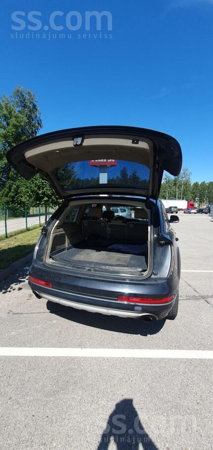 Black Audi Q7 2006 in Riga, with an engine capacity of 3.00 L and mileage of 313 thousand km for 6900 €, photo 10 on AUTOMOTO.COM.LV