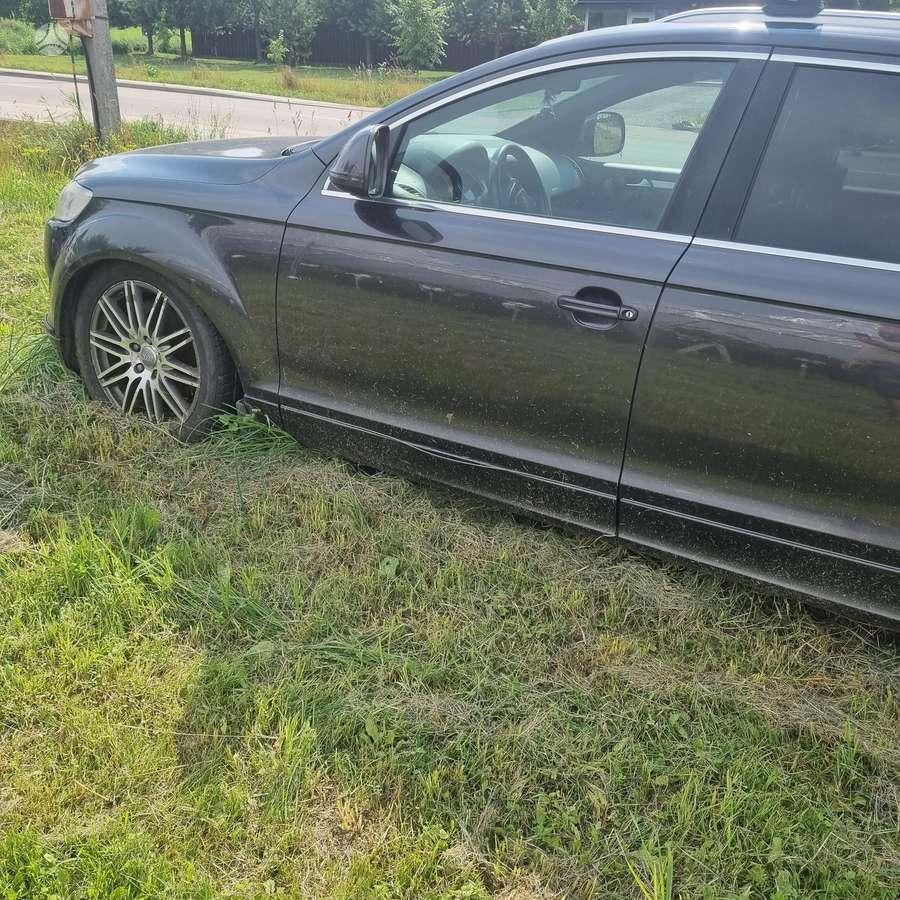 Melns Audi Q7 2006 Viļņa, ar dzinēja tilpumu 3.00 L un nobraukumu 520 tūkst. km par 2499 €, foto 1 vietnē AUTOMOTO.COM.LV
