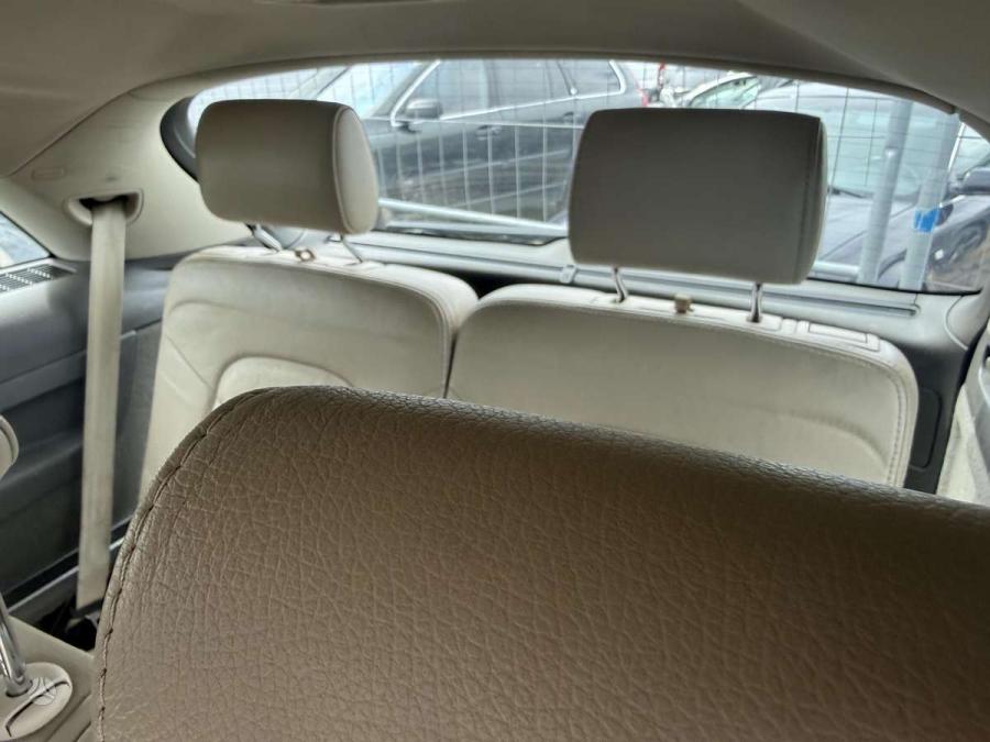 Black Audi Q7 2006 in Kaunas, with an engine capacity of 2.97 L and mileage of 358 thousand km for 4750 €, photo 6 on AUTOMOTO.COM.LV
