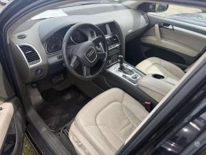 Black Audi Q7 2006 in Kaunas, with an engine capacity of 2.97 L and mileage of 358 thousand km for 4750 €, photo 8 on AUTOMOTO.COM.LV