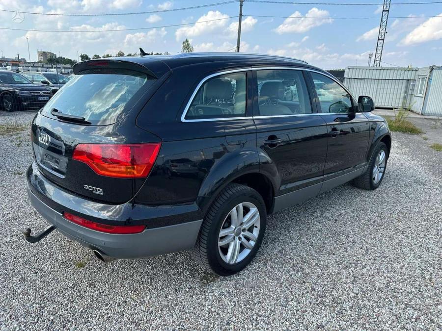 Black Audi Q7 2006 in Kaunas, with an engine capacity of 2.97 L and mileage of 358 thousand km for 4750 €, photo 17 on AUTOMOTO.COM.LV