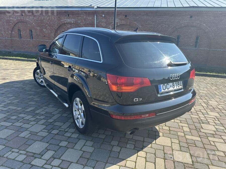 Melns Audi Q7 2006 Daugavpils, ar dzinēja tilpumu 3.00 L un nobraukumu 299 tūkst. km par 6500 €, foto 3 vietnē AUTOMOTO.COM.LV