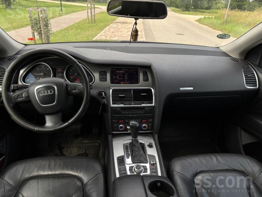 Melns Audi Q7 2006 Kuldīga, ar dzinēja tilpumu 3.00 L un nobraukumu 363 tūkst. km par 5150 €, foto 7 vietnē AUTOMOTO.COM.LV