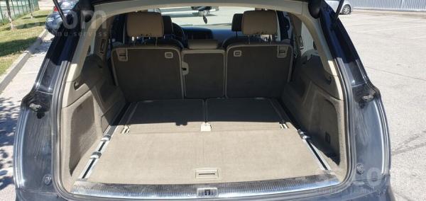 Melns Audi Q7 2006 Rīga, ar dzinēja tilpumu 3.00 L un nobraukumu 313 tūkst. km par 5800 €, foto 8 vietnē AUTOMOTO.COM.LV