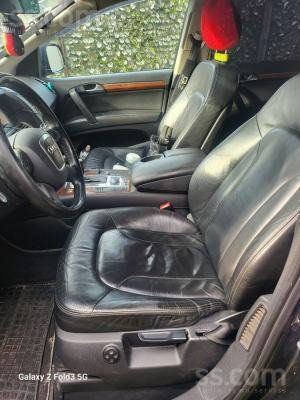 Melns Audi Q7 2006 Daugavpils, ar dzinēja tilpumu 3.00 L un nobraukumu 304 tūkst. km par 7200 €, foto 10 vietnē AUTOMOTO.COM.LV