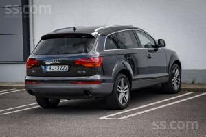 Black Audi Q7 2006 in Riga, with an engine capacity of 3.00 L and mileage of 284 thousand km for 5990 €, photo 5 on AUTOMOTO.COM.LV