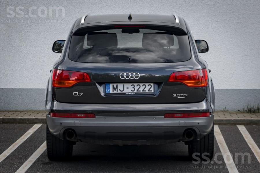 Black Audi Q7 2006 in Riga, with an engine capacity of 3.00 L and mileage of 284 thousand km for 5990 €, photo 6 on AUTOMOTO.COM.LV