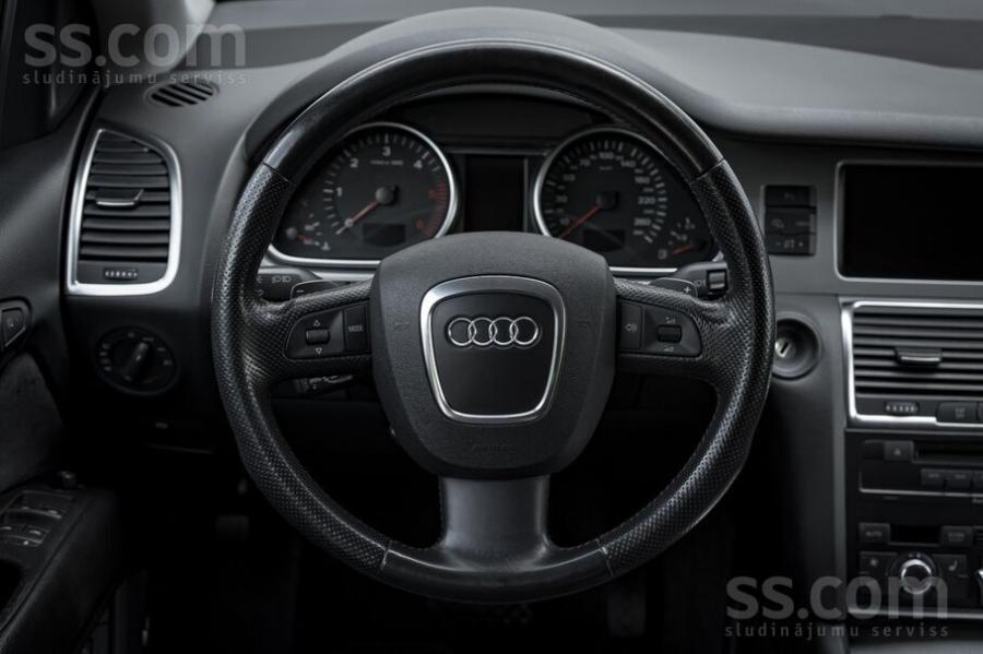 Black Audi Q7 2006 in Riga, with an engine capacity of 3.00 L and mileage of 284 thousand km for 5990 €, photo 20 on AUTOMOTO.COM.LV